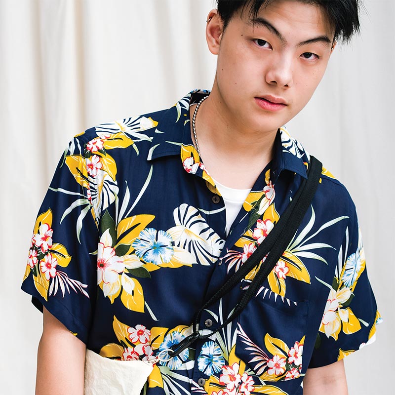 Mr.798 เสื้อเชิ้ตผู้ชายแขนสั้น ลายดอก Hawaii Floral สีน้ำเงินเข้ม | Mr ...